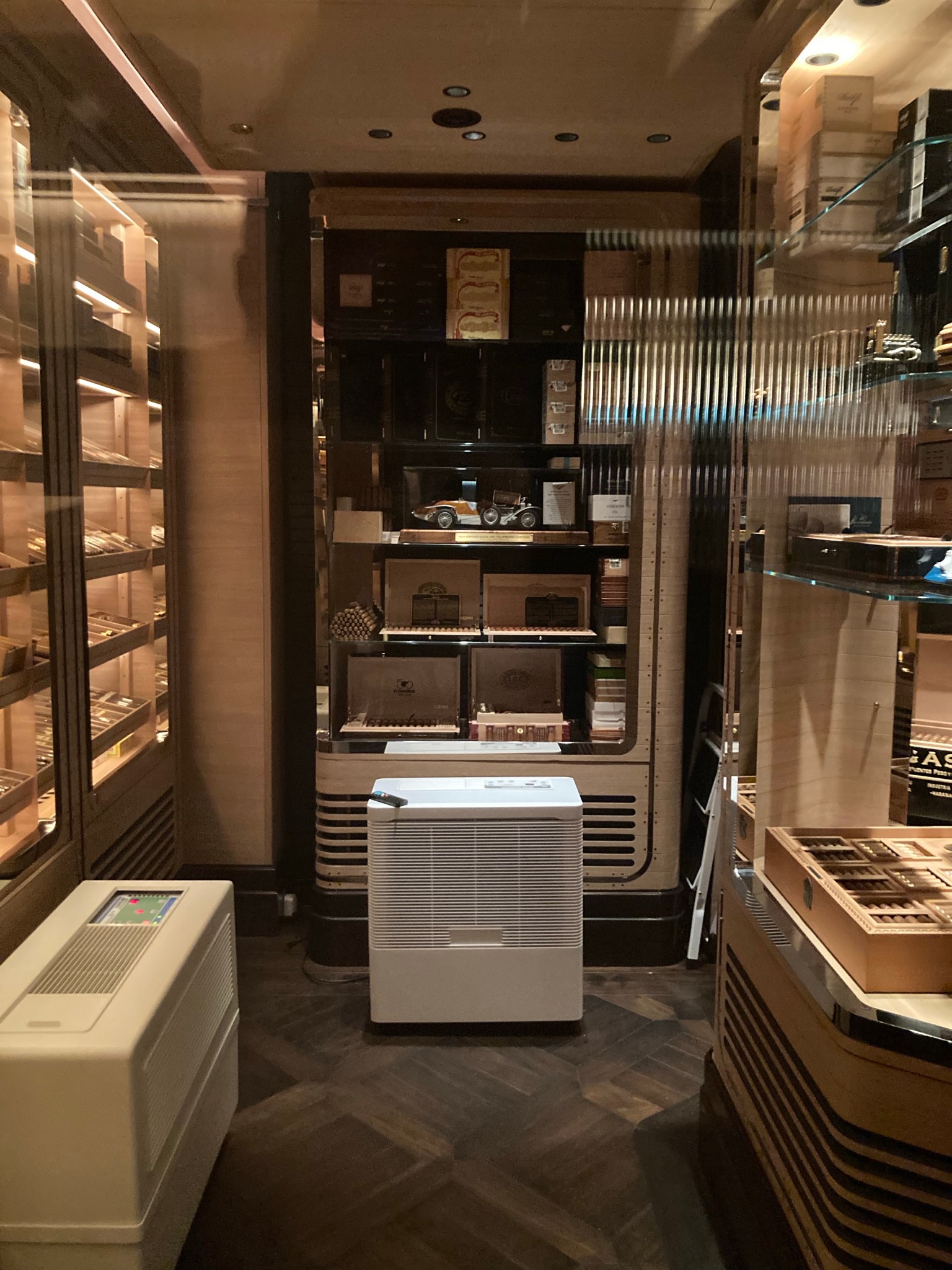 Sampling cigars at The Tasting Room in London’s first billion-pound ...