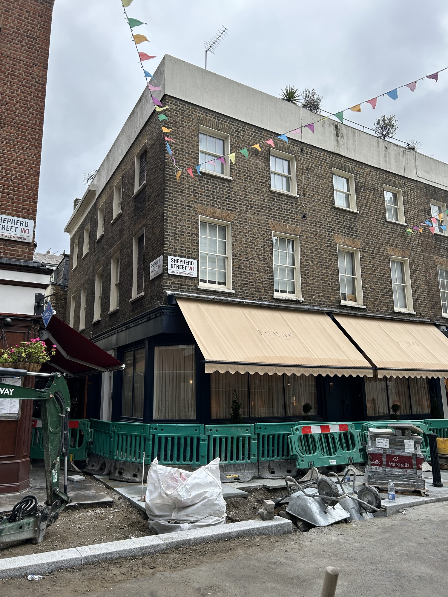 A visit to new London cigar shop and sampling lounge, Fumar – London ...