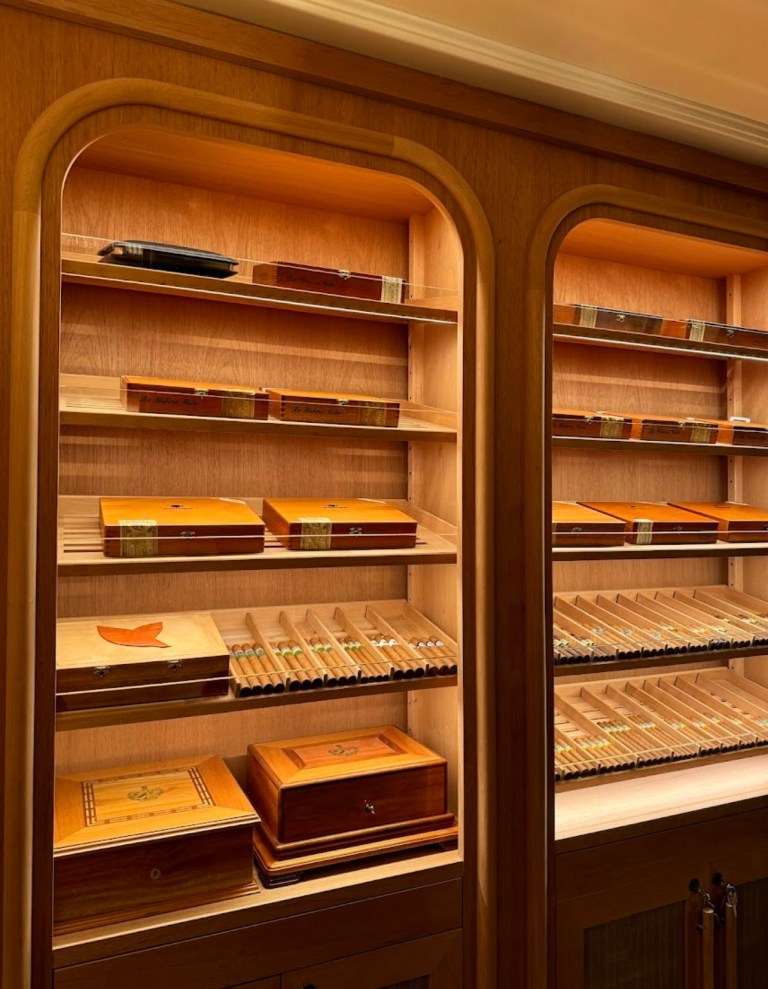 A visit to new London cigar shop and sampling lounge, Fumar – London ...